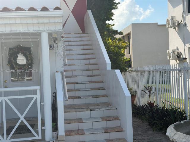 990 SW 9th St, Miami, FL 33130 | MLS #A11921