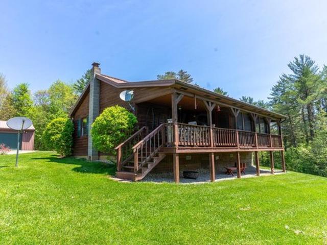 990 Royma Rd NE, Corning, OH 43730