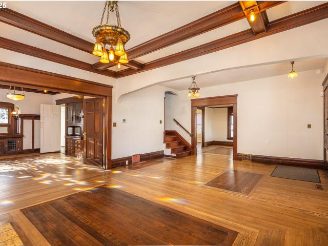 990 W 7TH AVE