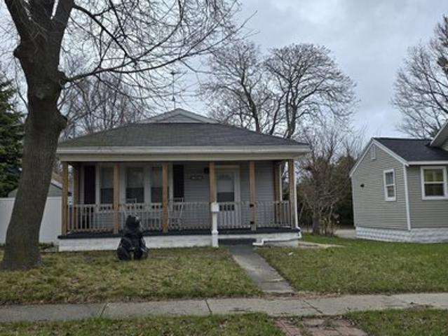 990 W Laketon Ave, Muskegon, MI 49441