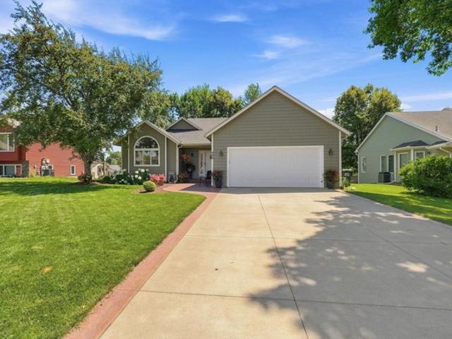 990 Ticonderoga Trl, Eagan, MN 55123
