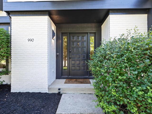 990 Venetian Way