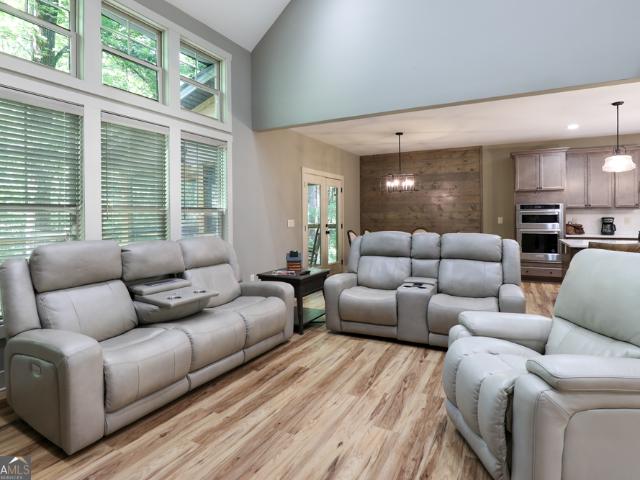 990 Yonah Lake Drive