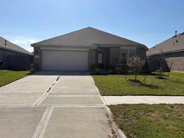9915 Highland Harvest Dr, Baytown, TX 77521