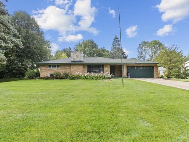 9915 W Margaret Ln, Franklin, WI 53132