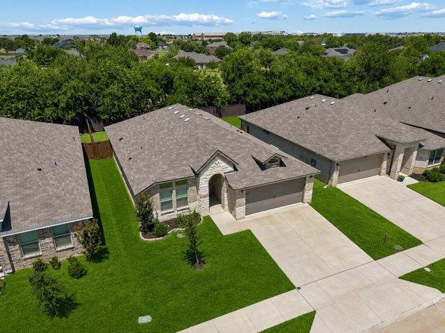 9916 Mescalbean Blvd, Fort Worth, TX 76036