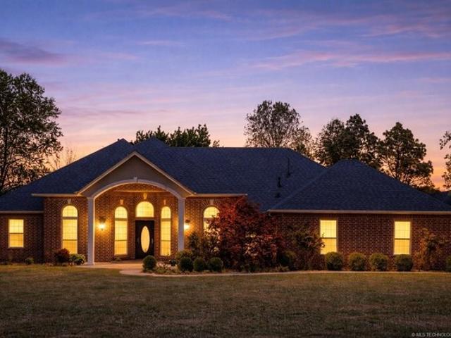 9917 E Shadowlake Dr, Claremore, OK 74017