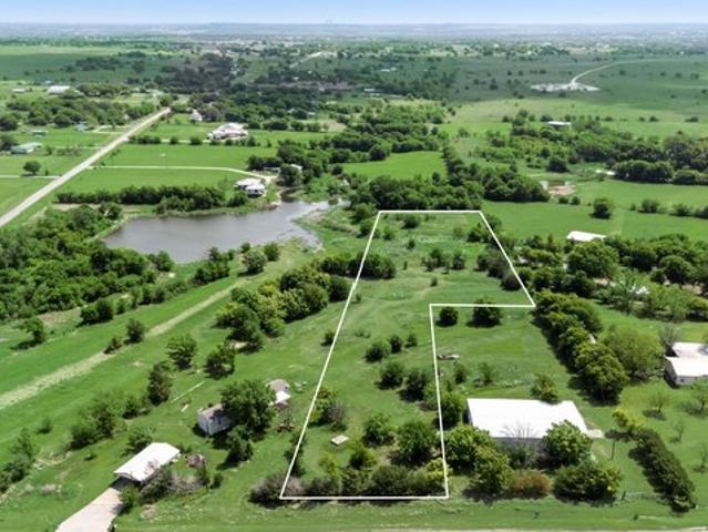 9918 First St, Joshua, TX 76058