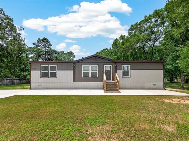 9910 Oak Leaf St, Baytown, TX 77521