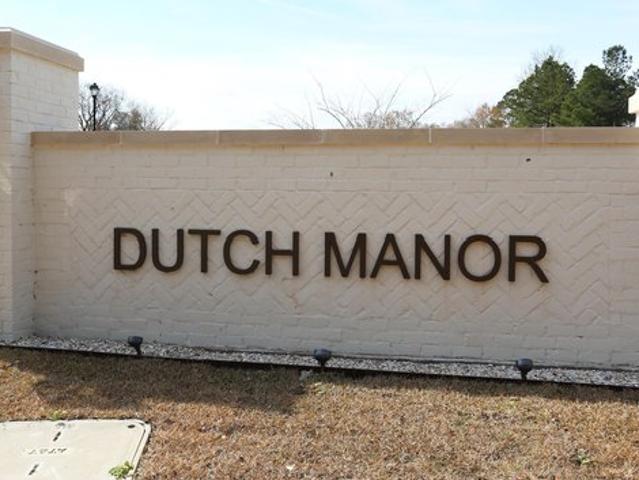 9910 Holland Dr, Baton Rouge, LA 70810