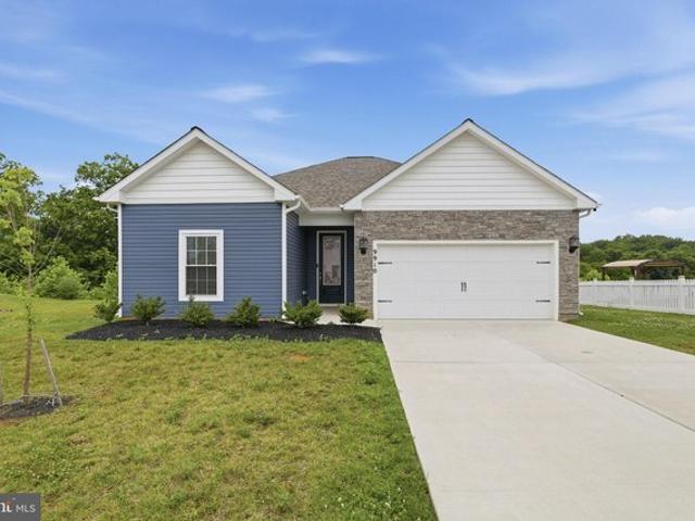 9910 Roulette Dr, Hagerstown, MD 21740