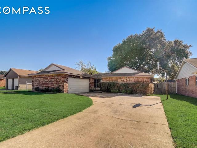 9910 Willmont Rd, La Porte, TX
