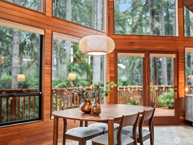 9910 40th Avenue Ct, Gig Harbor, WA 98332