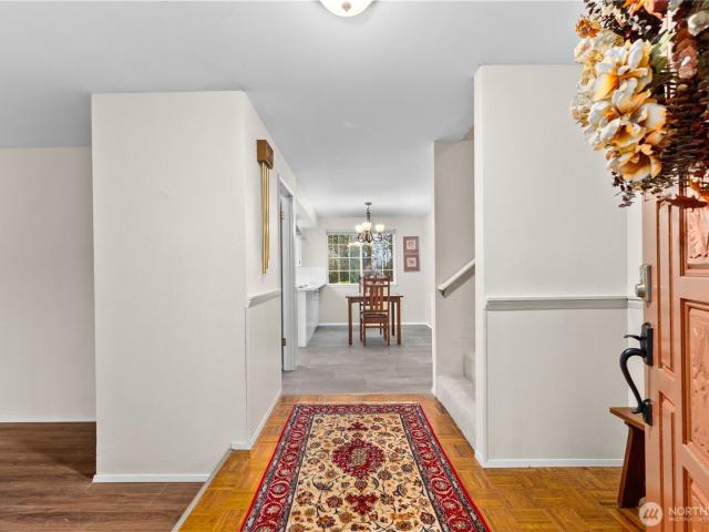 9911 Berkshire Loop SE