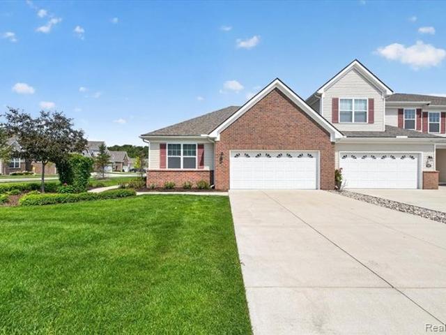 9911 Ridge Run St, Hartland Township, MI 48855