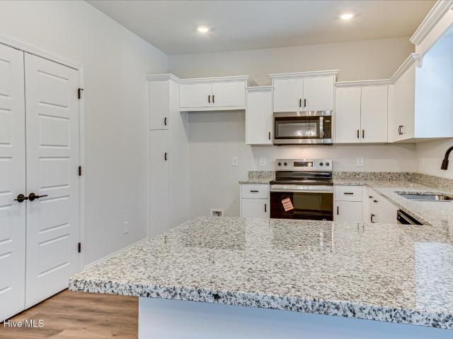 991 Lovebird Lane