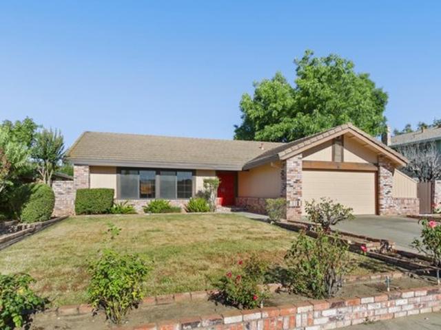 9924 Meadow Oak Cir, Elk Grove, CA 95624