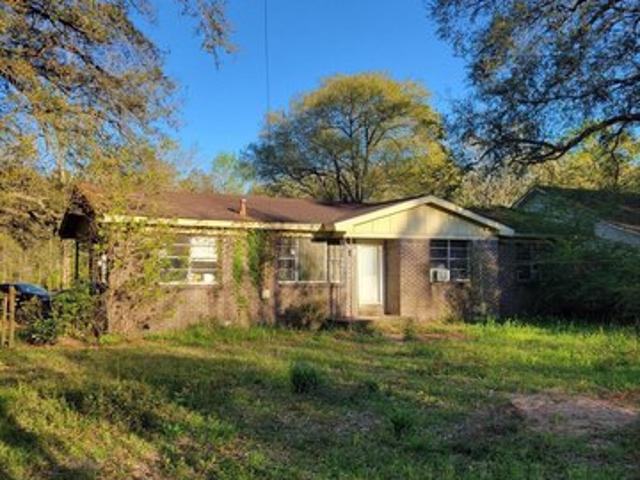 9924 Foxshire Dr, Moss Point, MS 39562