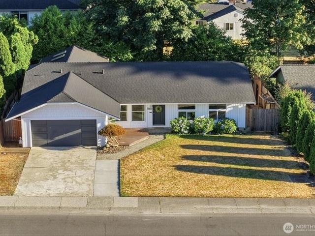 9925 NE 204th Pl, Bothell, WA 98011