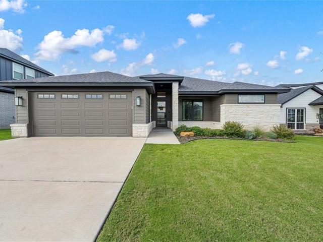 9925 Bridlewood Ln, Waco, TX 76708