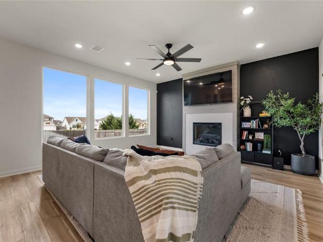 9925 Bridlewood Lane