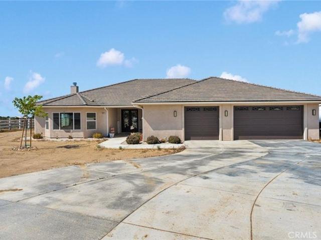 9926 Fir St, Oak Hills, CA 92344