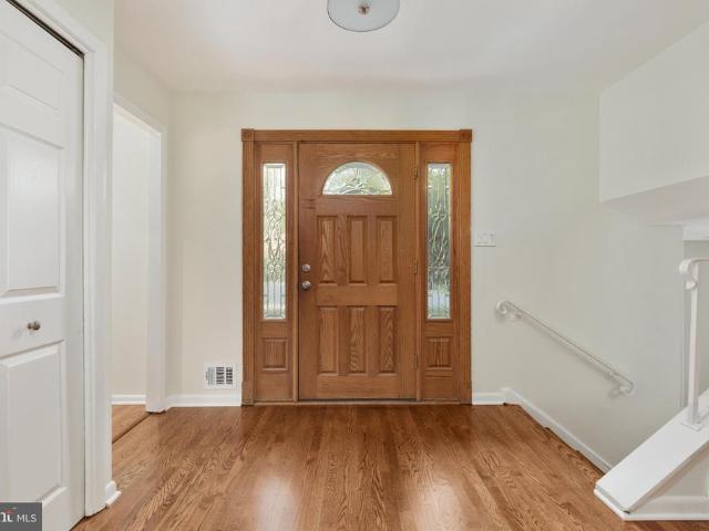 9927 Barnsbury Court