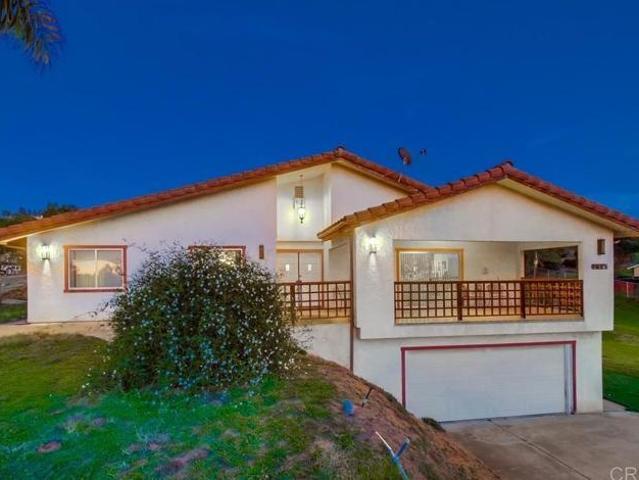 9929 Bon Vue Dr, El Cajon, CA 92021