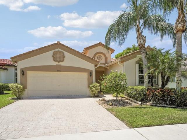 9920 Mantova Dr, Lake Worth, FL 33467