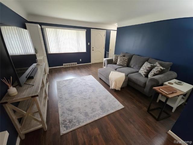 9921 Middlebelt Road # 32