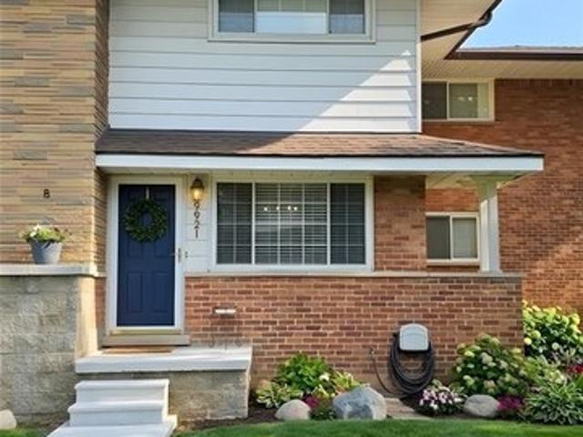 9921 Middlebelt Rd Unit 32, Livonia, MI 48150