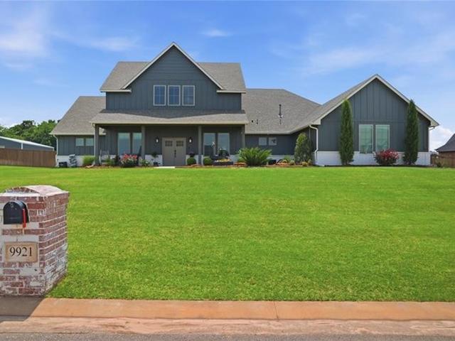 9921 Oakwood Dr, Edmond, OK 73025