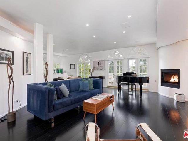 9921 Durant Dr Unit 2, Beverly Hills, CA 90212
