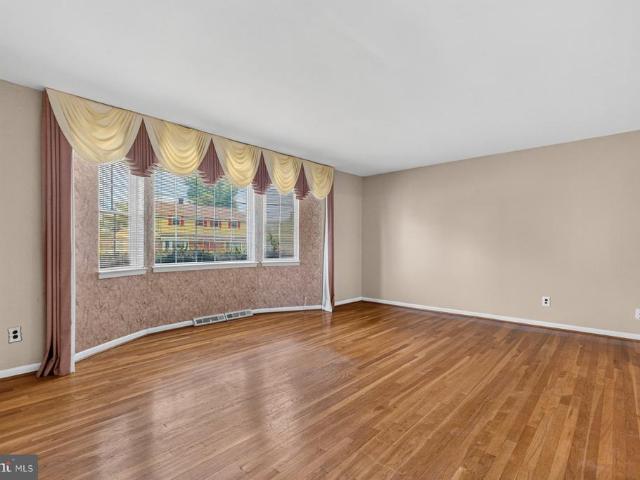 9922 Hoyt Circle
