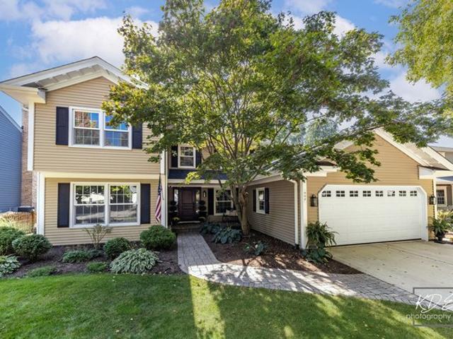 992 Belaire Ct, Naperville, IL 60563
