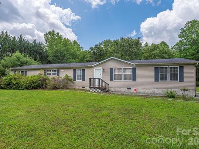 992 Brickyard Rd, Horse Shoe, NC 28742