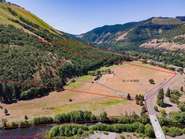 992 Highway 142 E, Lyle, WA 98635