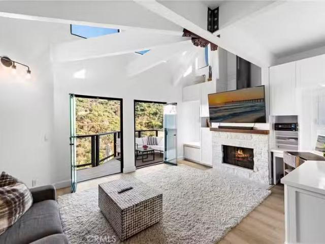 992 Noria Street, Laguna Beach, CA 92651