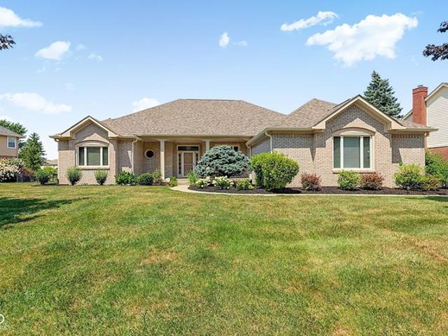 9935 Water Crest Dr, Fishers, IN 46038