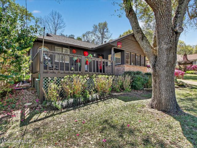 9936 Ana Hulu Street