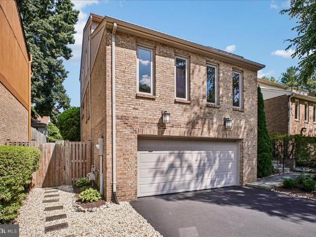 9938 Great Oaks Way