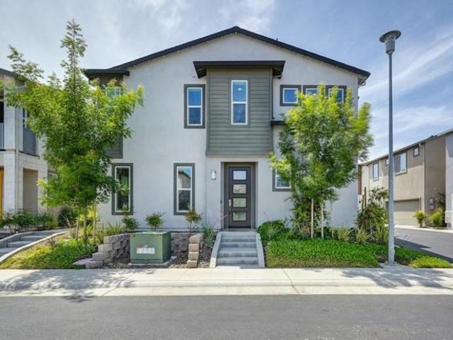 9932 Del Surf Ln, Elk Grove, CA 95757