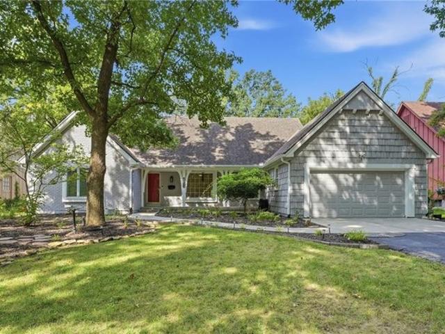 9932 Roe Ave, Overland Park, KS 66207