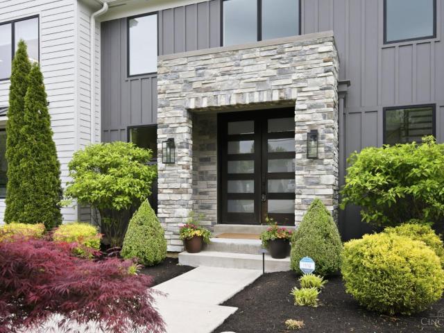 9932 Zig Zag Road