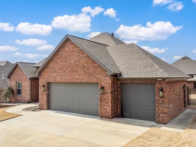 9933 Laurel Oak