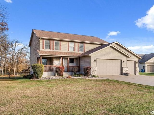 9933 rd St, Davenport, IA 52804