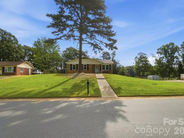 9933 Starwood Dr, Charlotte, NC 28215