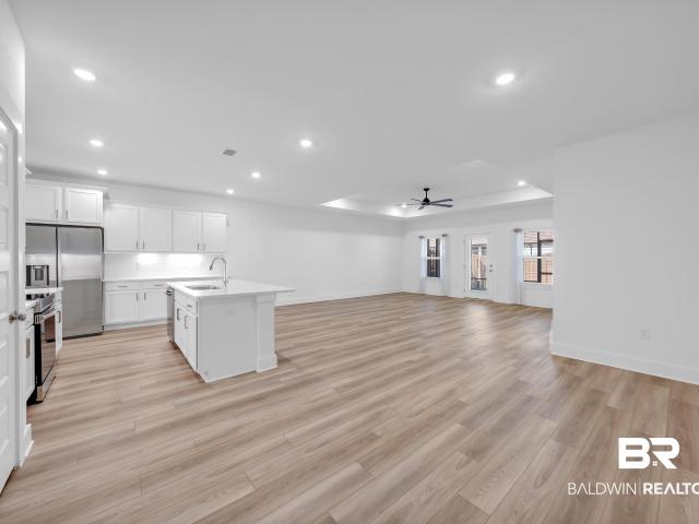 9933 Weller Cove
