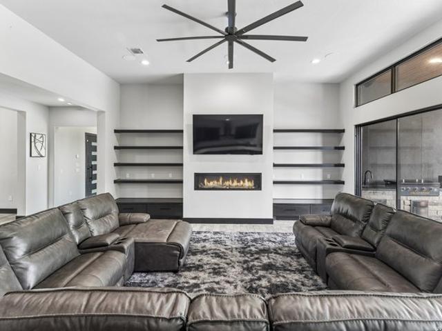 993 Jenny Leigh Trl, Bulverde, TX 78163