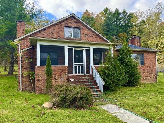 993 Meadow Bridge Rd, Meadow Bridge, WV 25976